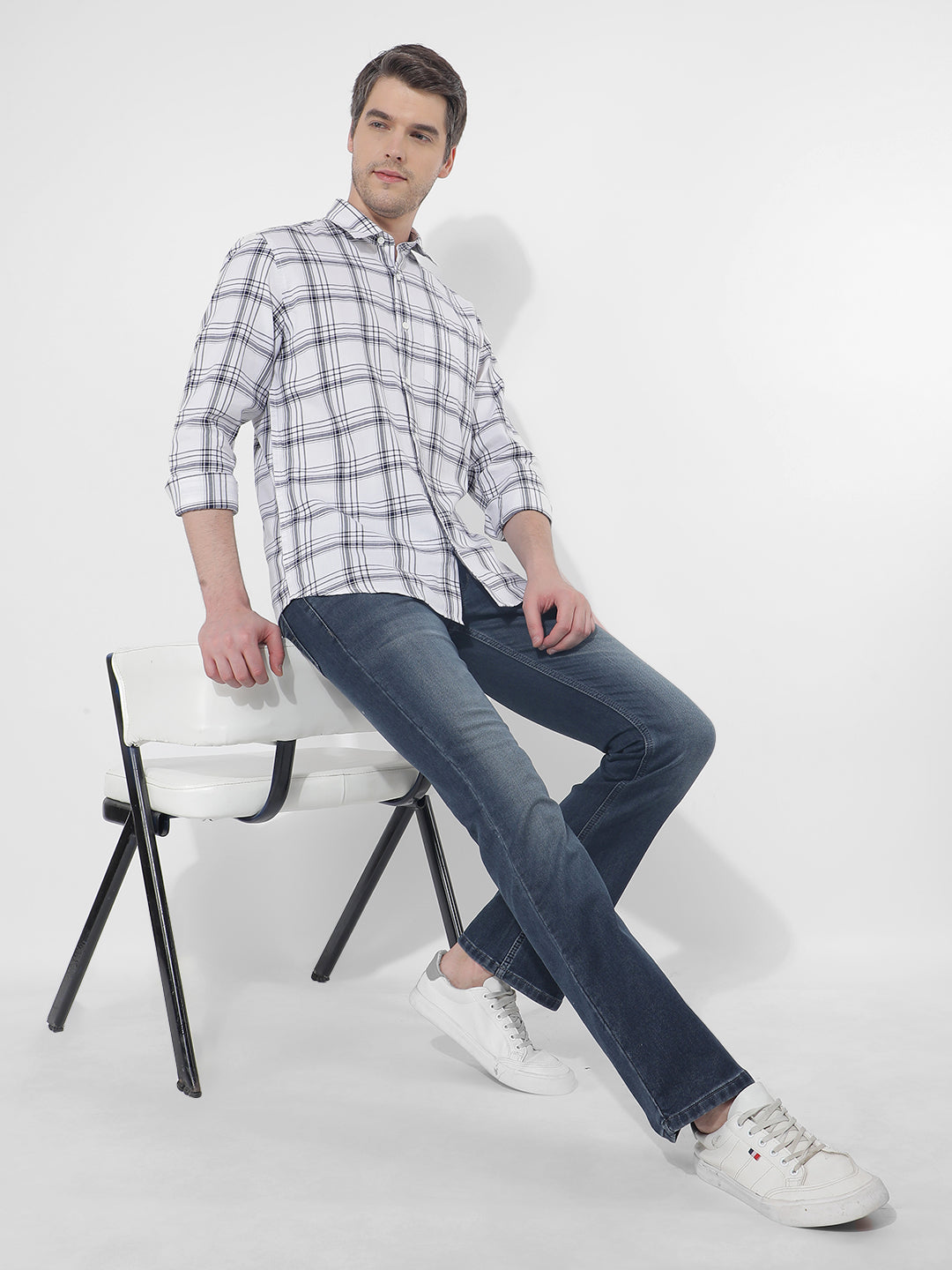 Buy Men's Checks White Regular Fit Shirt Online | Numero Uno