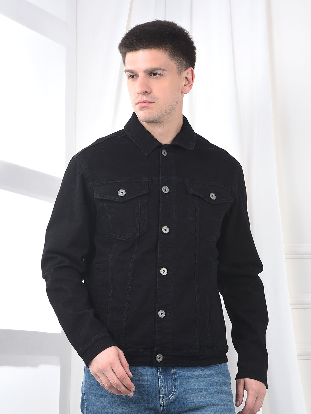 Buy Men's Solid Black Regular Fit Denim Jacket Online | Numero Uno